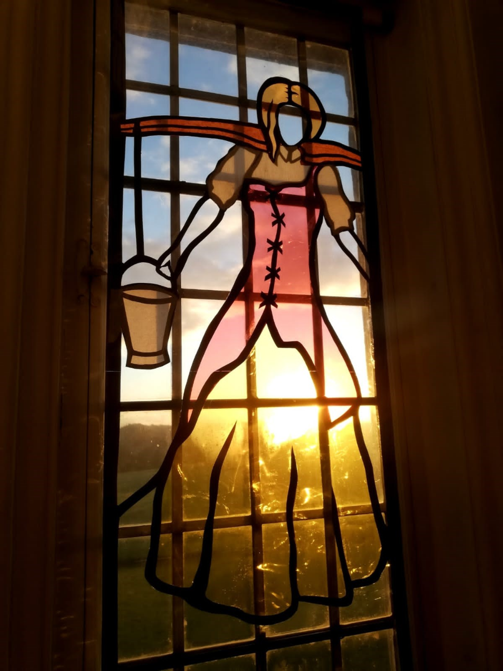 Mansion’s illuminated windows bring a touch of glass to Christmas ⋆ ...